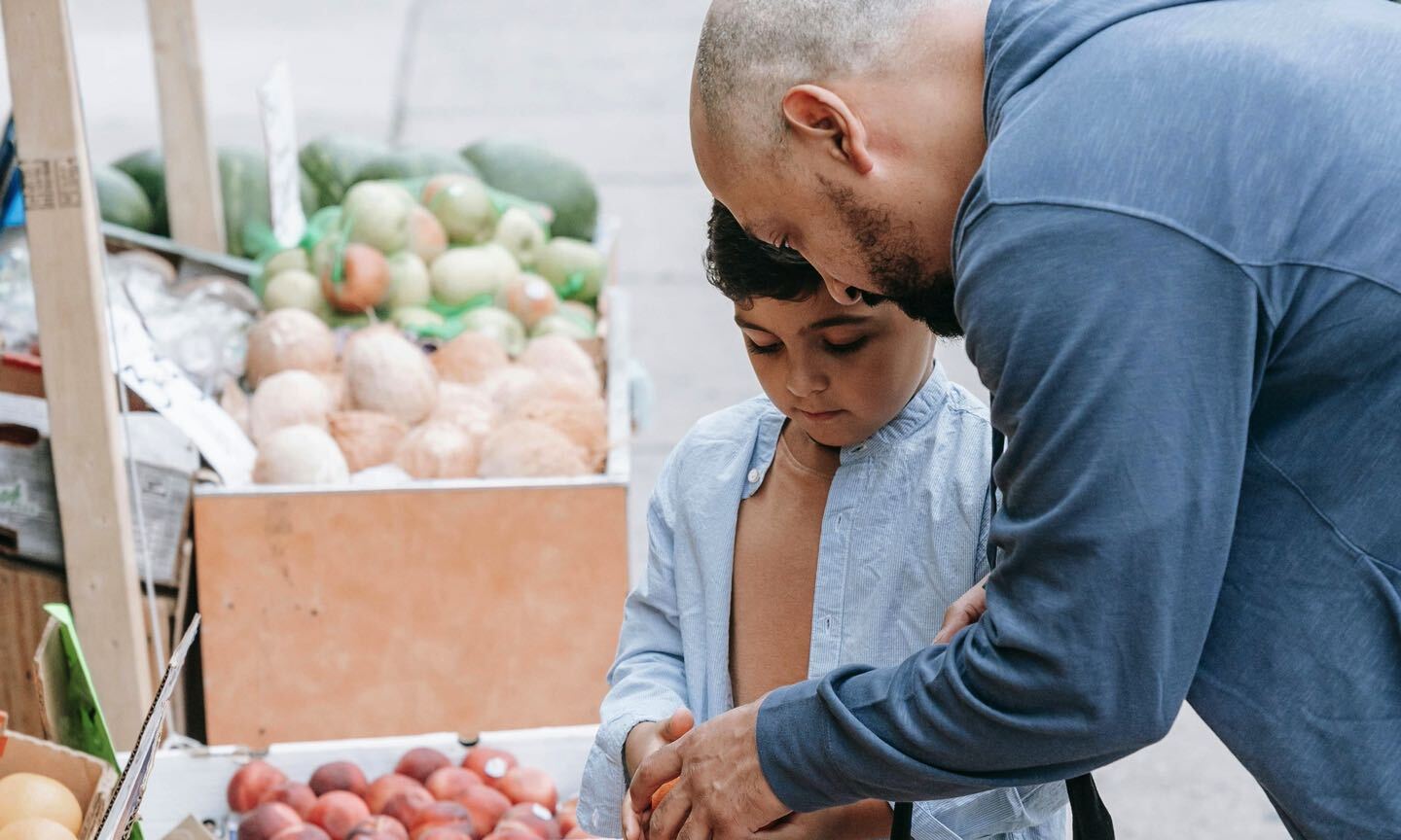 Visiter un marché public avec les enfants | 100°